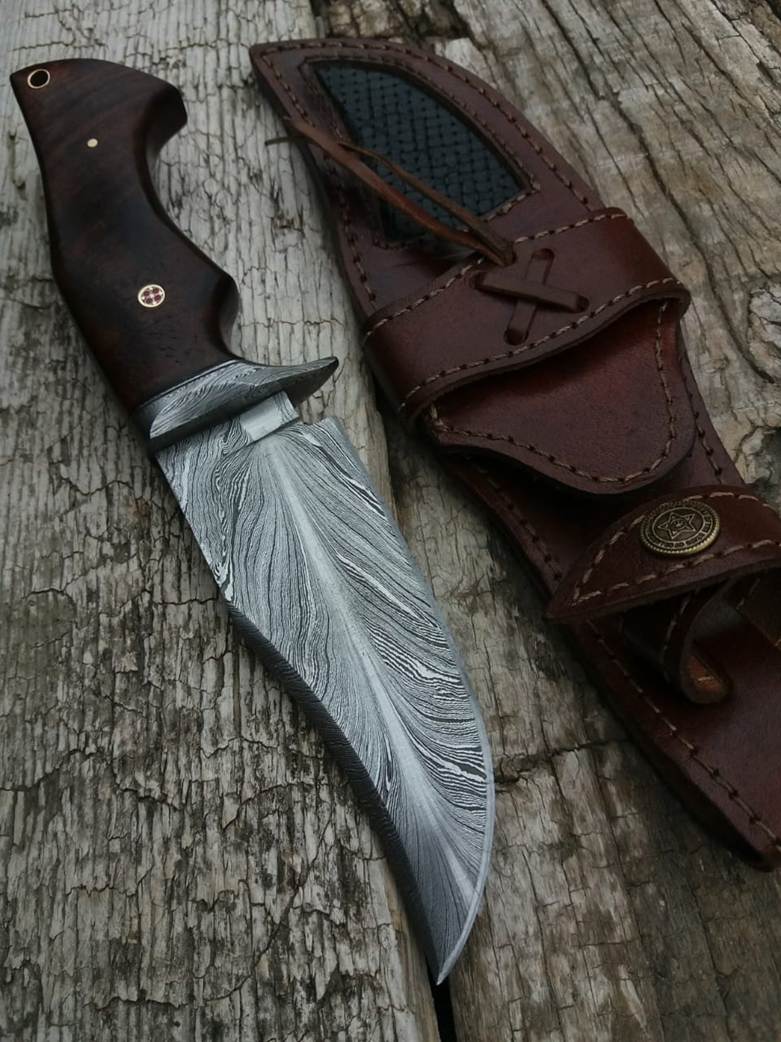 10 Inches Damascus Steel Feather Hunter Knife. Damascus Steel Guard ...