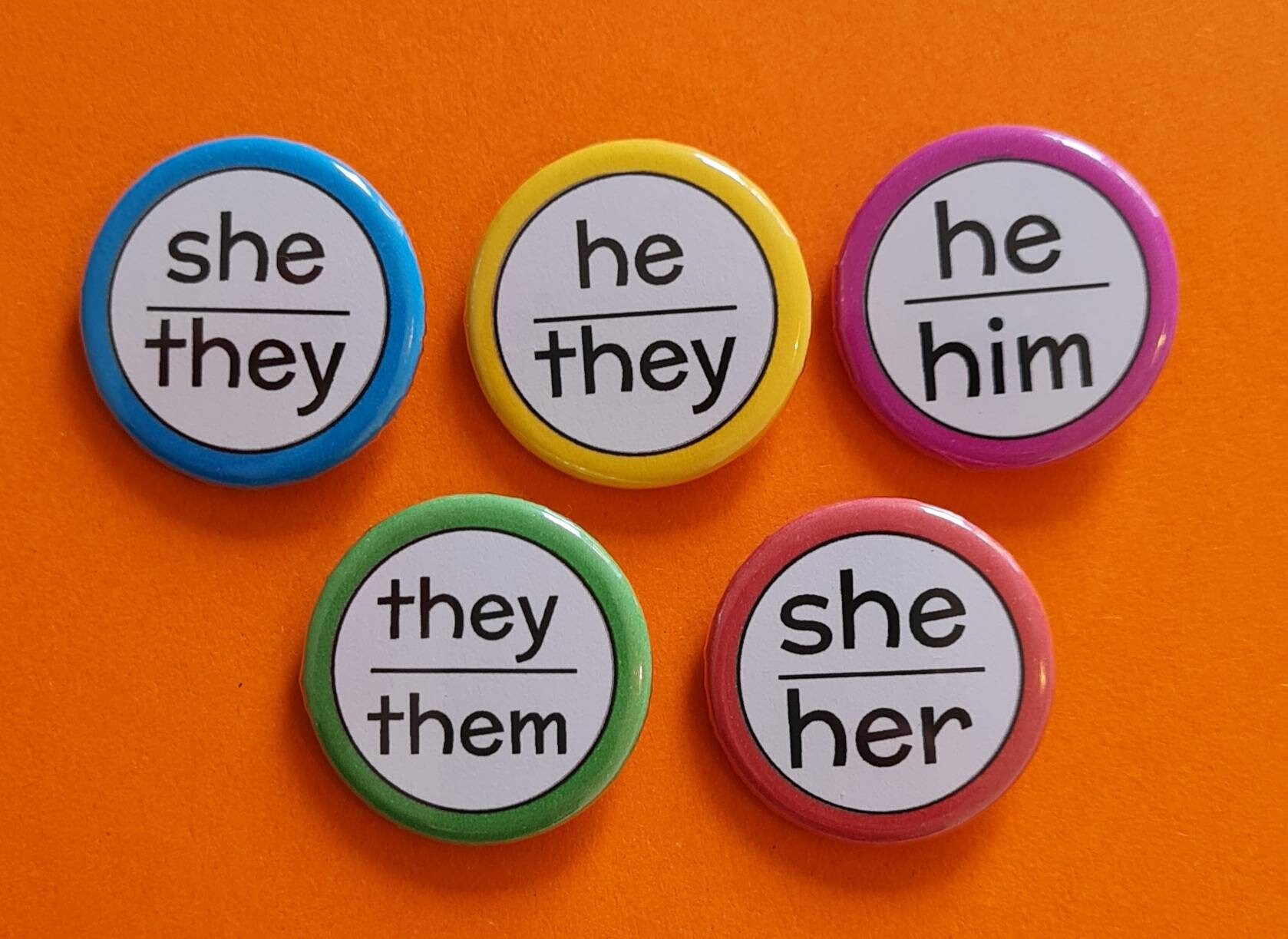 Bulk pack of pronoun badges 25mm your choice of pronouns | Etsy
