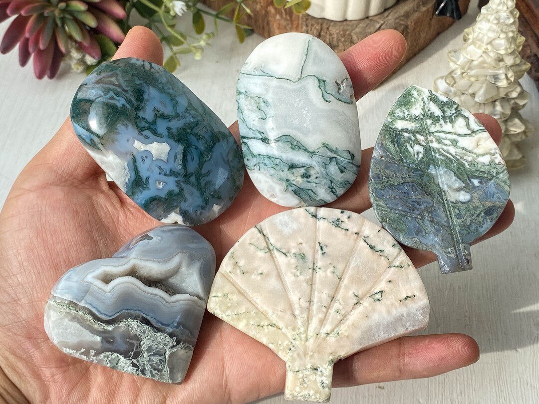 Moss Agate Leaf , Moss Agate Palm Stone Heart Carving , Crystal Leafs ...