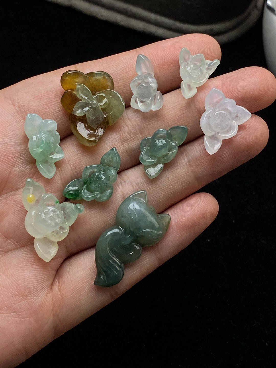 Natural Jadeite Fox Flower Carving , Green Jade Sculpture , Spiritual ...