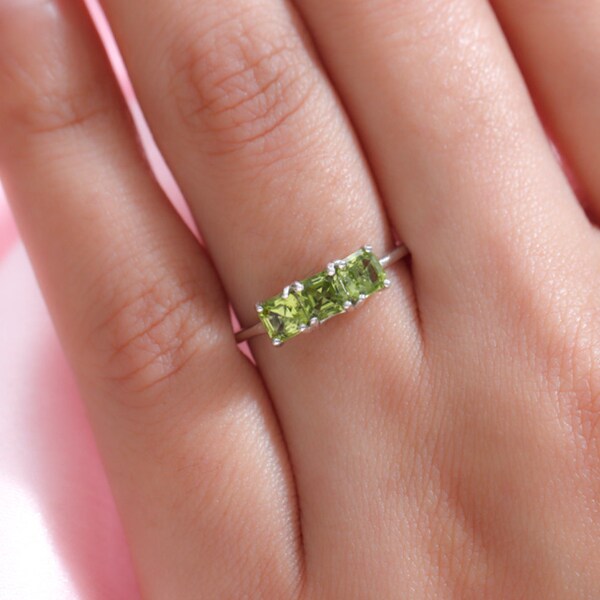 Green Stone Ring - Etsy