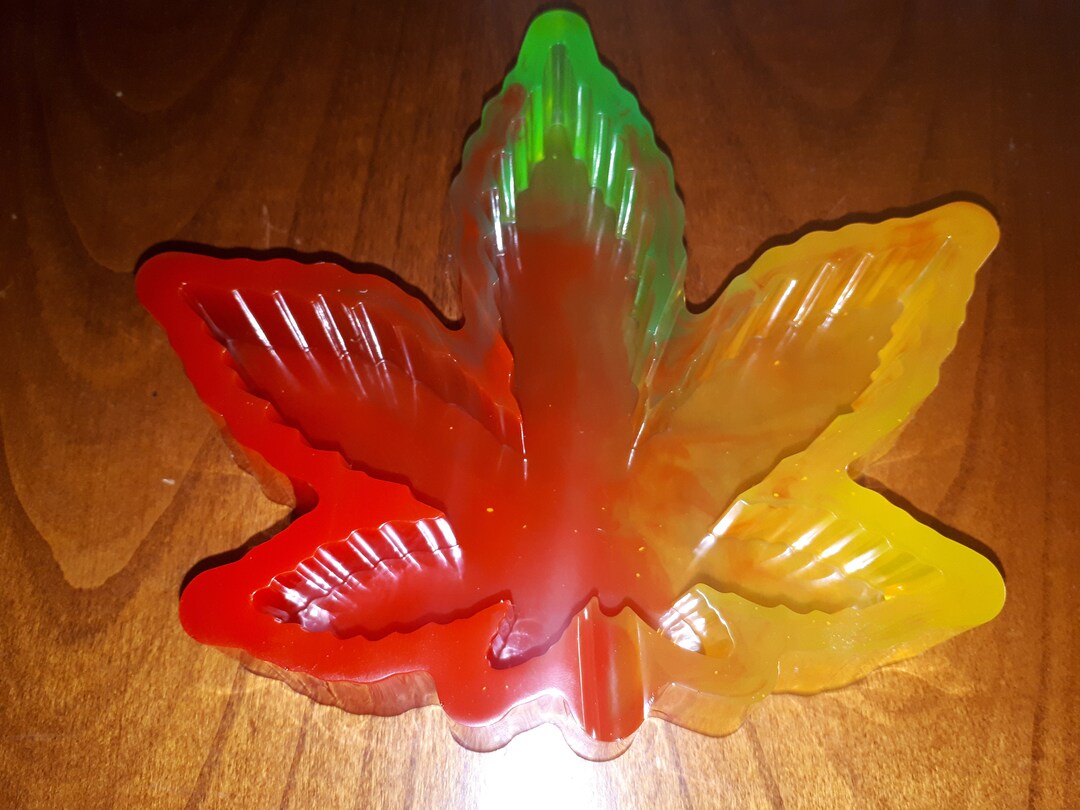 Epoxy Marijuana Leaf Ashtray - Etsy