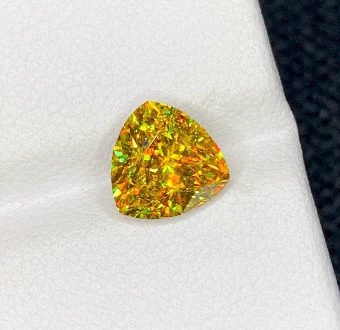 Ultra Fire Sphene Titanite Gemstone With Strong Trichroism , Trillion ...