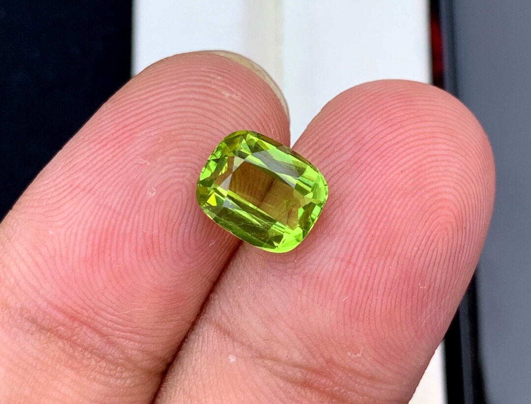 Peridot Cut Stone for Engagement Ring , Genuine Cushion Cut Apple Green ...