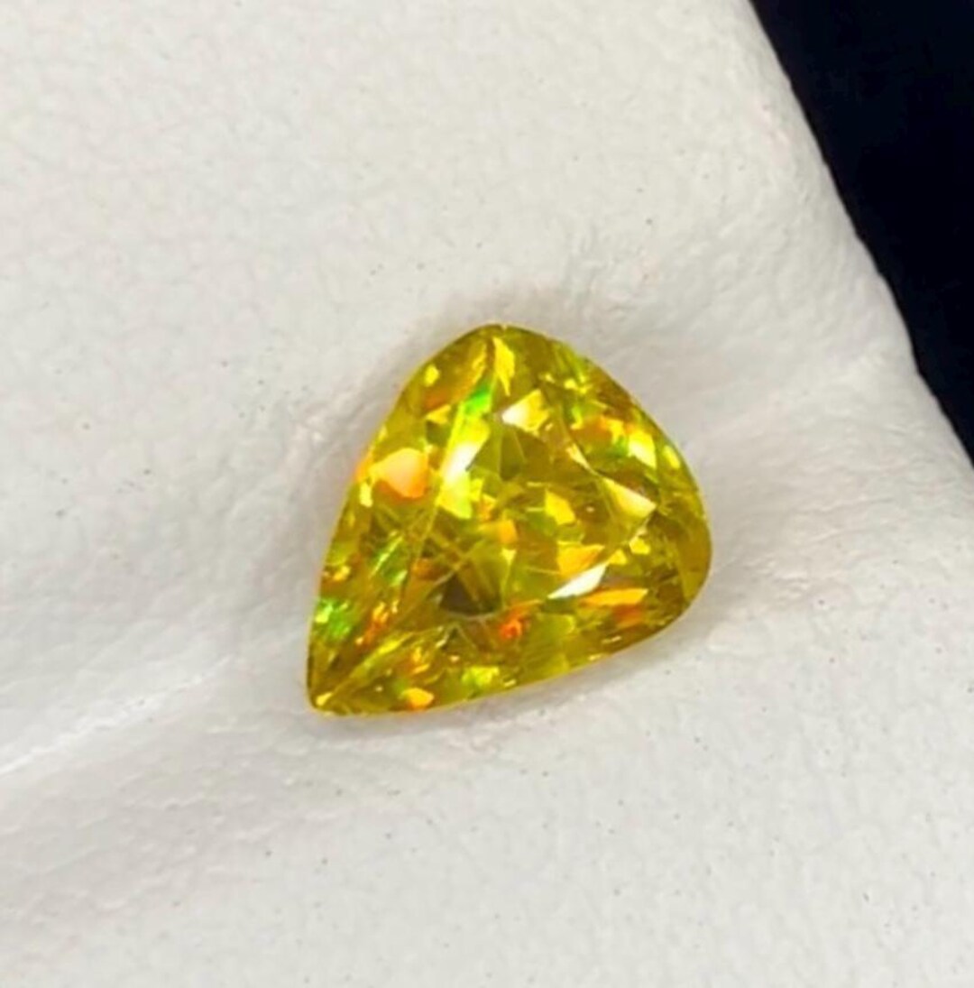 Pear Cut Sphene Gemstone 1.25 CT: Yellow Titanite With Trichroism - Etsy