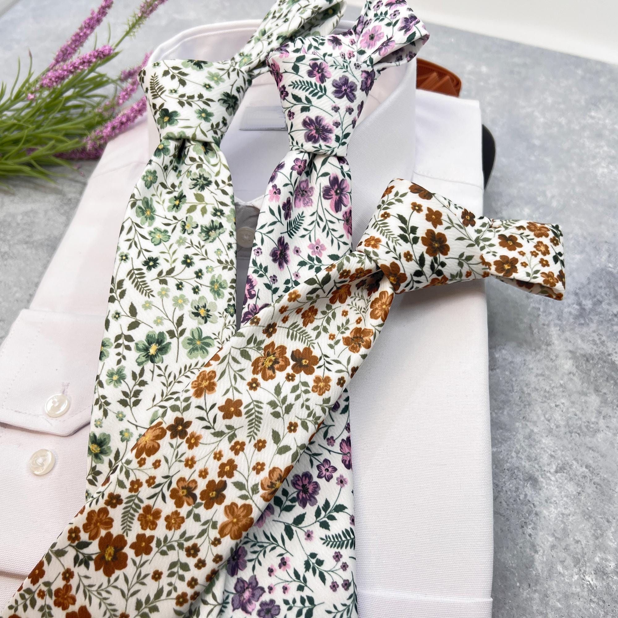 Dusty Lavender and Muted Lilac Floral Bow Tie, Pastel Botanical Wedding ...