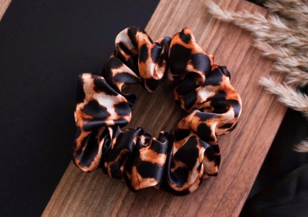 Echtes Seiden Gepard Scrunchie - Etsy.de