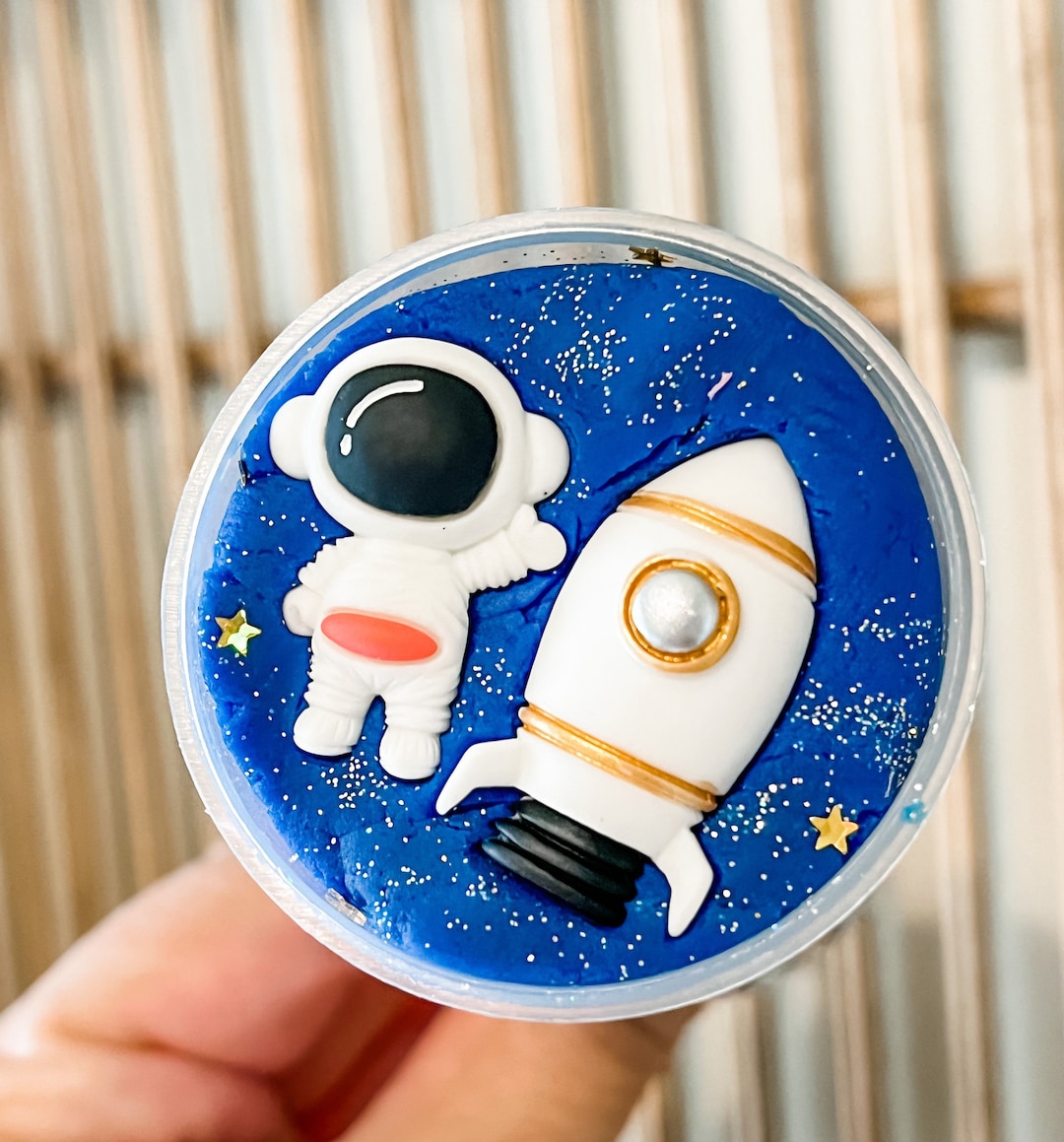Space Play Dough Push Pop: Astronaut Rocket Party Favor - Etsy