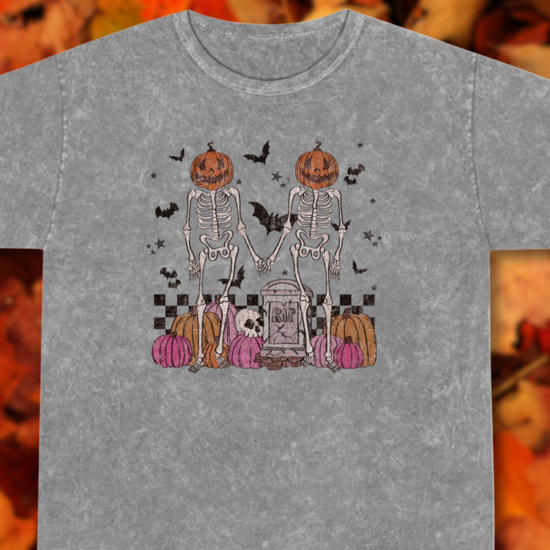 Skeleton Besties Halloween Mineral Wash T-shirt Vintage Style Halloween ...