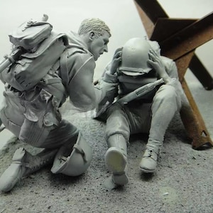 Panic WW2 Soldiers Military 2 Figures Scene Model Unpainted Kit Scale 1 ...