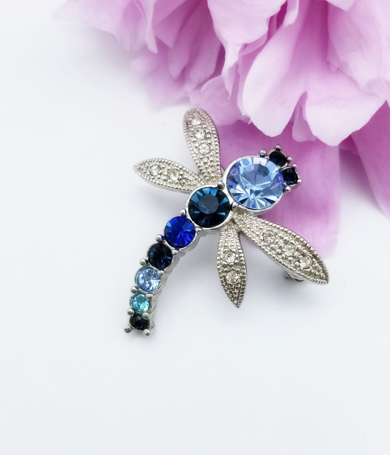 AVON Dragonfly Blue Crystals Pin Brooch in Silver Tone, vintage 1998 ...