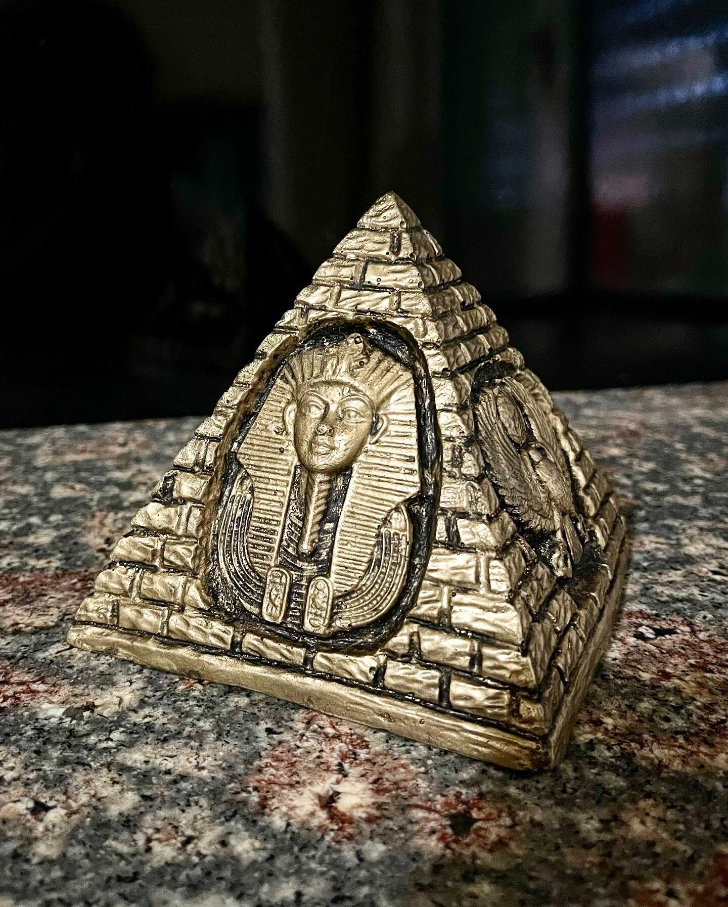 Ancient Egyptian Pyramid Sculpture , Embossed Egyptian Pyramid Figurine ...