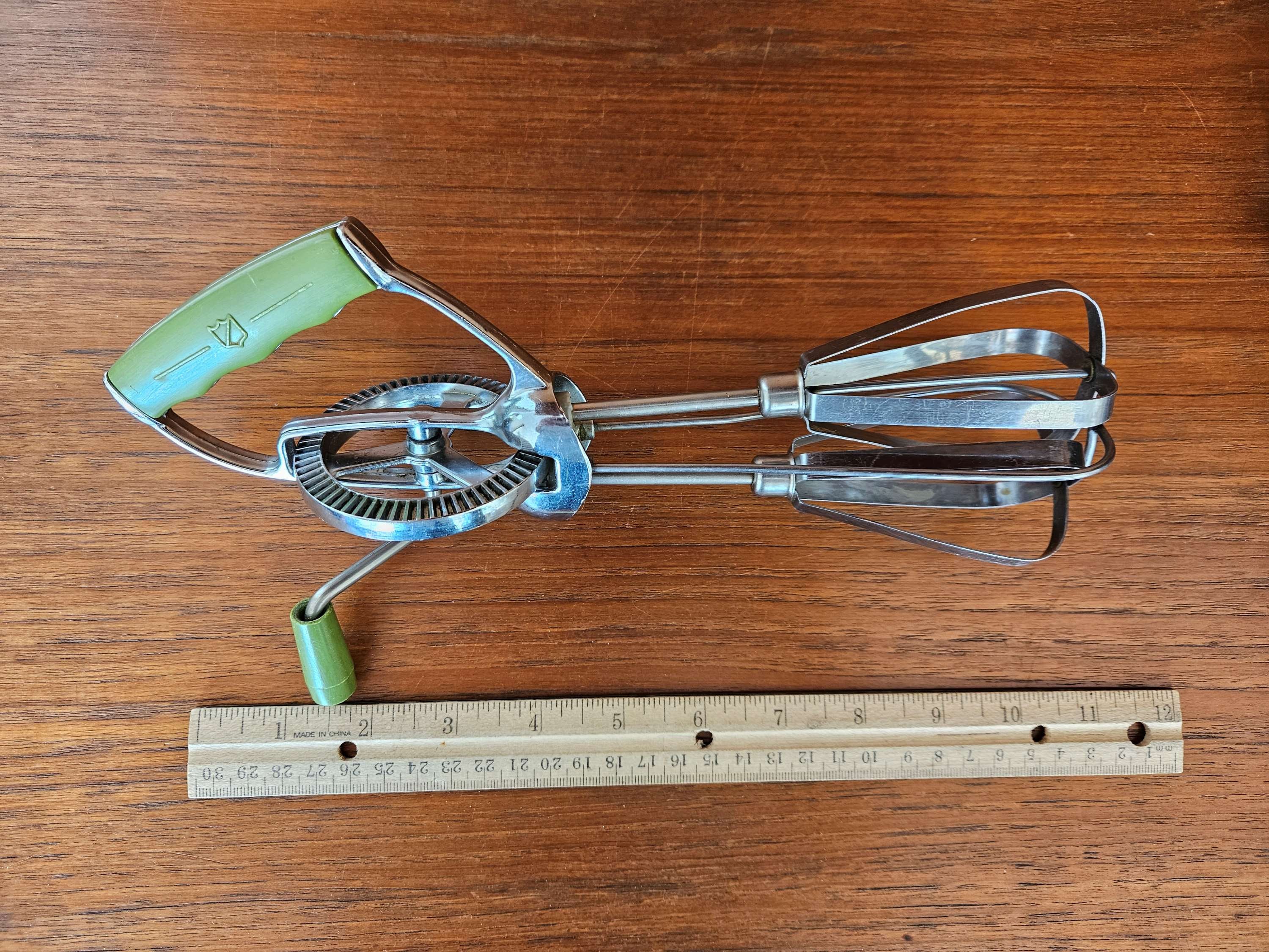 Vintage Hand Beaters Mixer Retro Kitchenware Red or Avocado Green ...