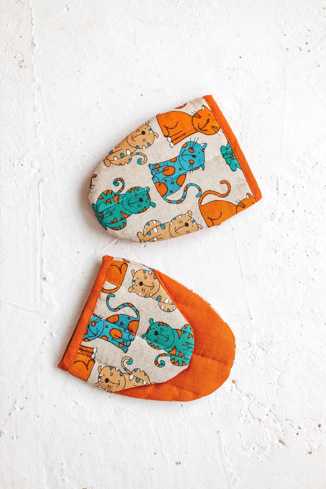 Pair of Mini Linen Kitchen Gloves • CATS - Etsy