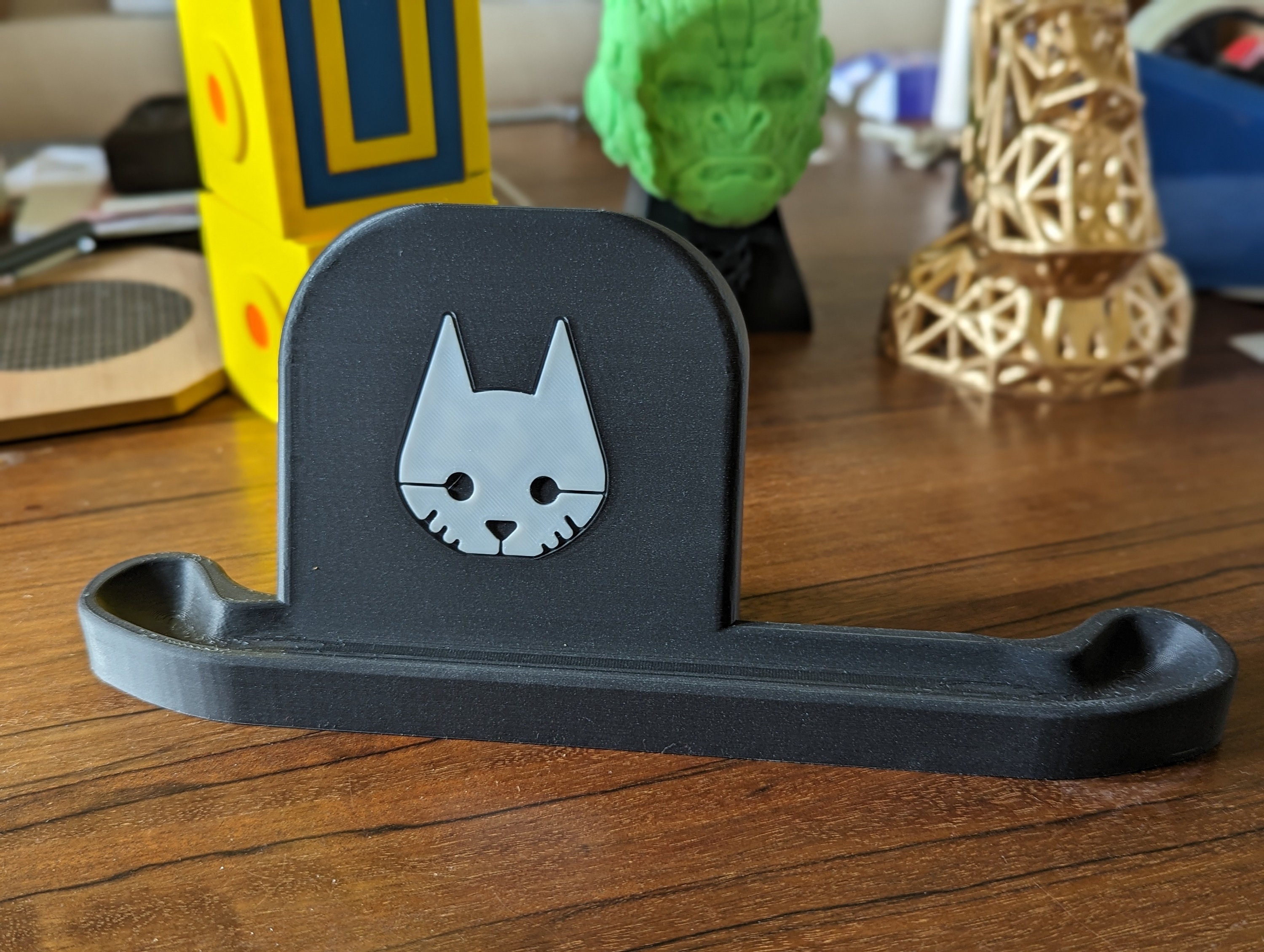 Custom Valve Steam Deck Stand/dock With Stray Game Logo Inlay ...