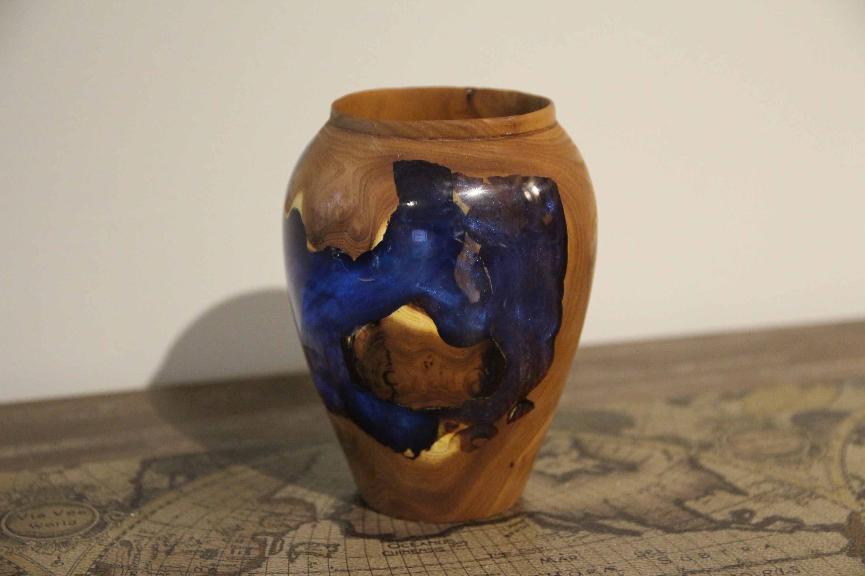 Small Epoxy/resin Vase - Etsy