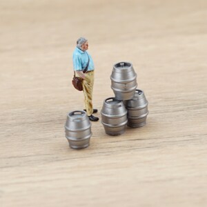 Model Railway Beer Kegs - OO Gauge Metallic Barrels - Hornby 1:76 Scale ...