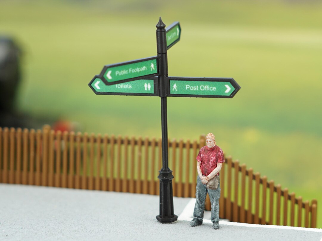 Model Railway Lamppost Sign - OO Gauge Street Signs - 1:76 Hornby Scale ...
