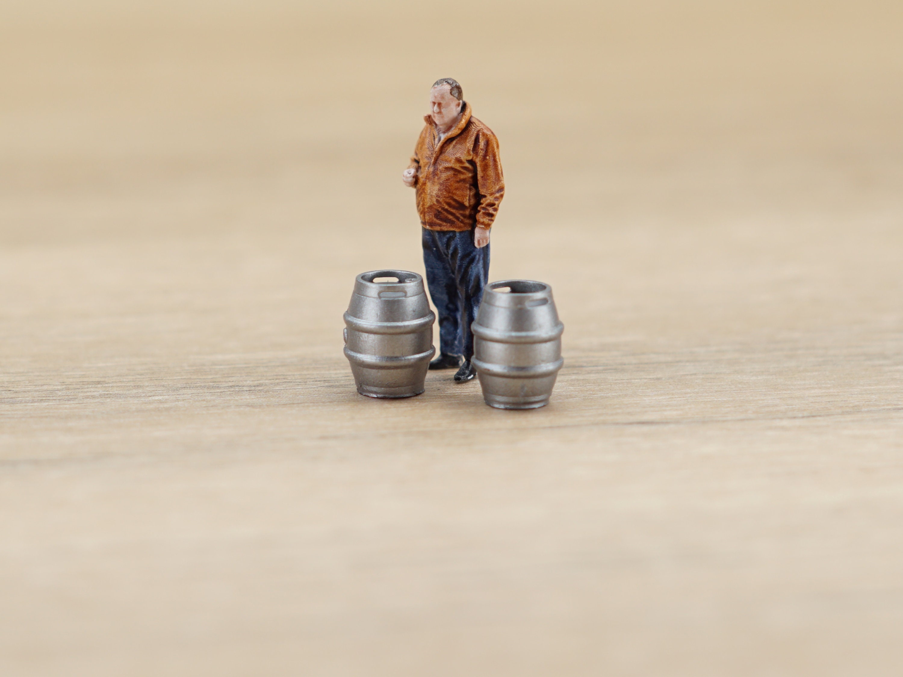 Model Railway Beer Kegs - OO Gauge Metallic Barrels - Hornby 1:76 Scale ...