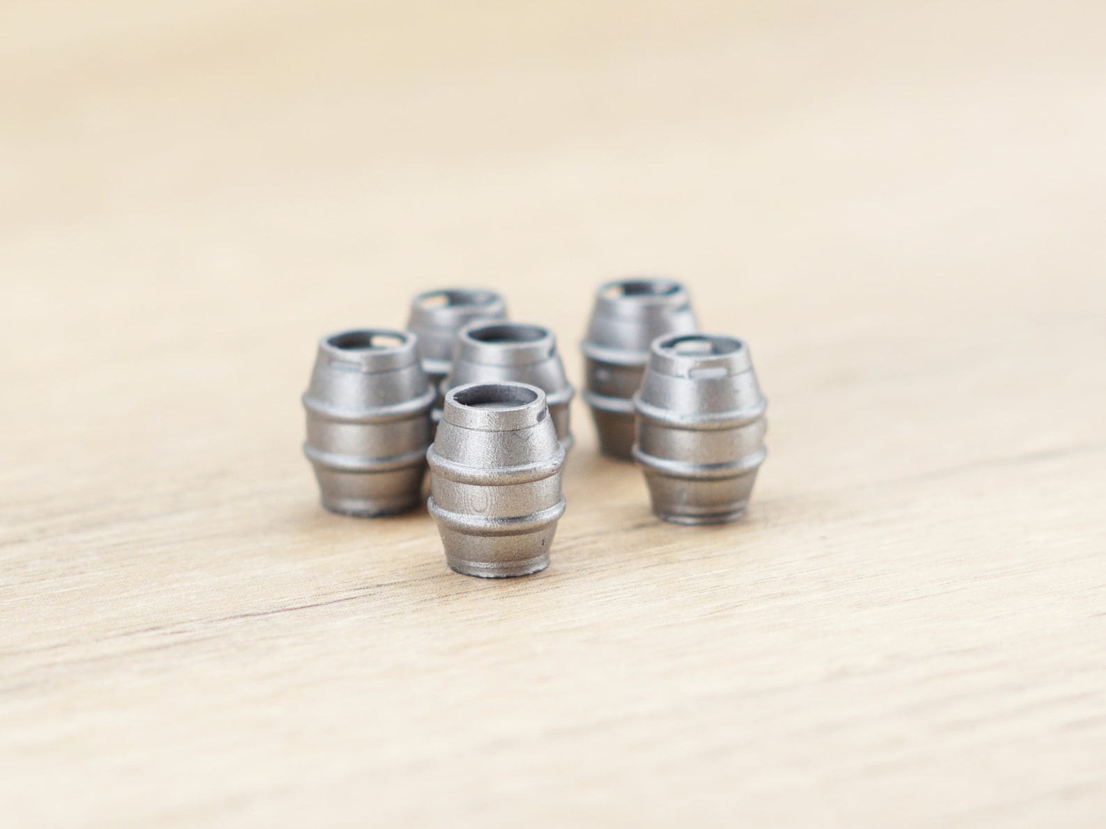 Model Railway Beer Kegs - OO Gauge Metallic Barrels - Hornby 1:76 Scale ...
