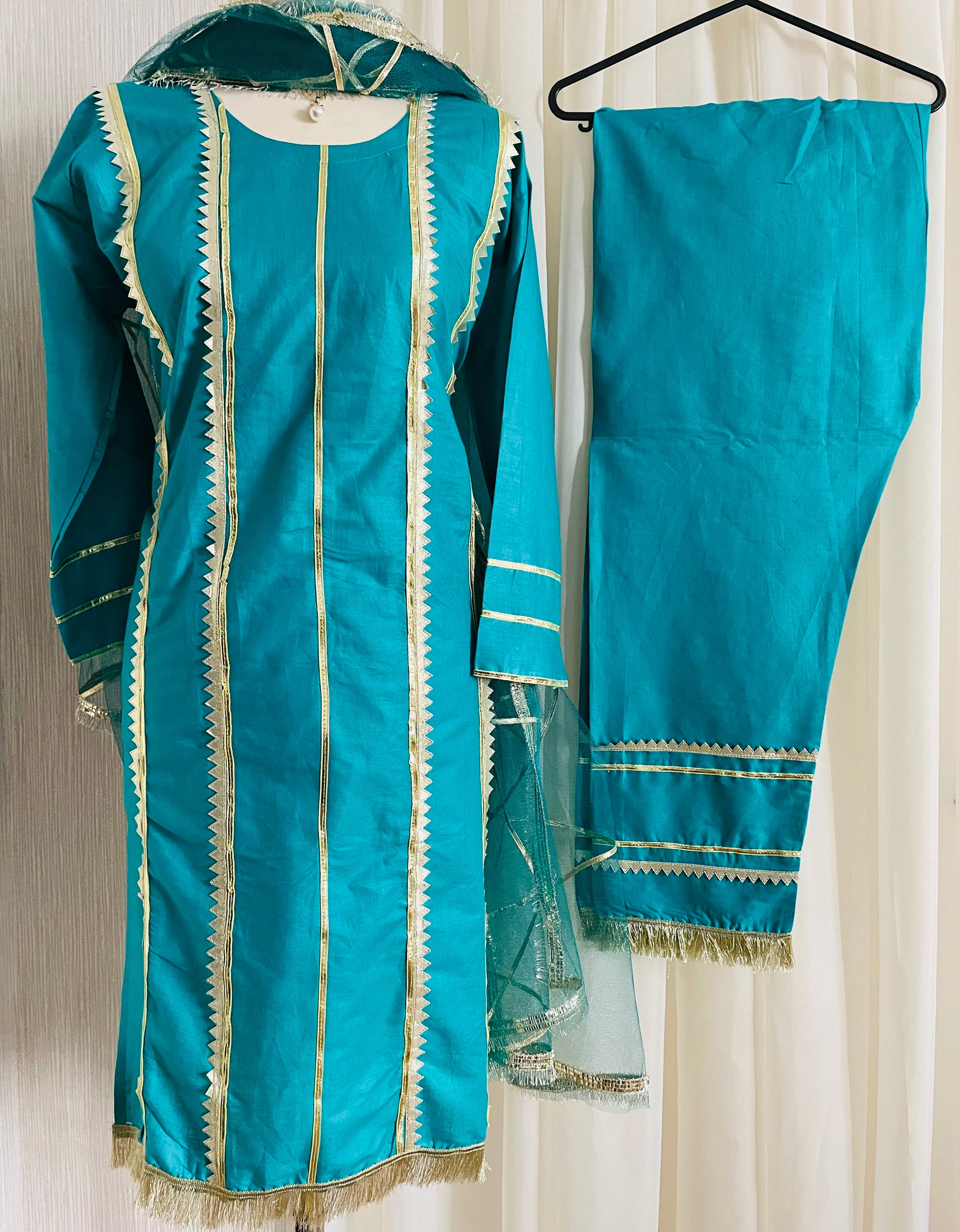 Beautiful Very Soft Gotti Lace Mid Season Linen Lawn in Red Colour With ...