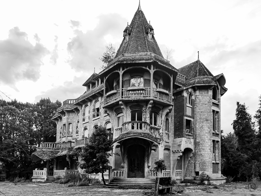 Manoir Colimaçon Majesteux - Etsy