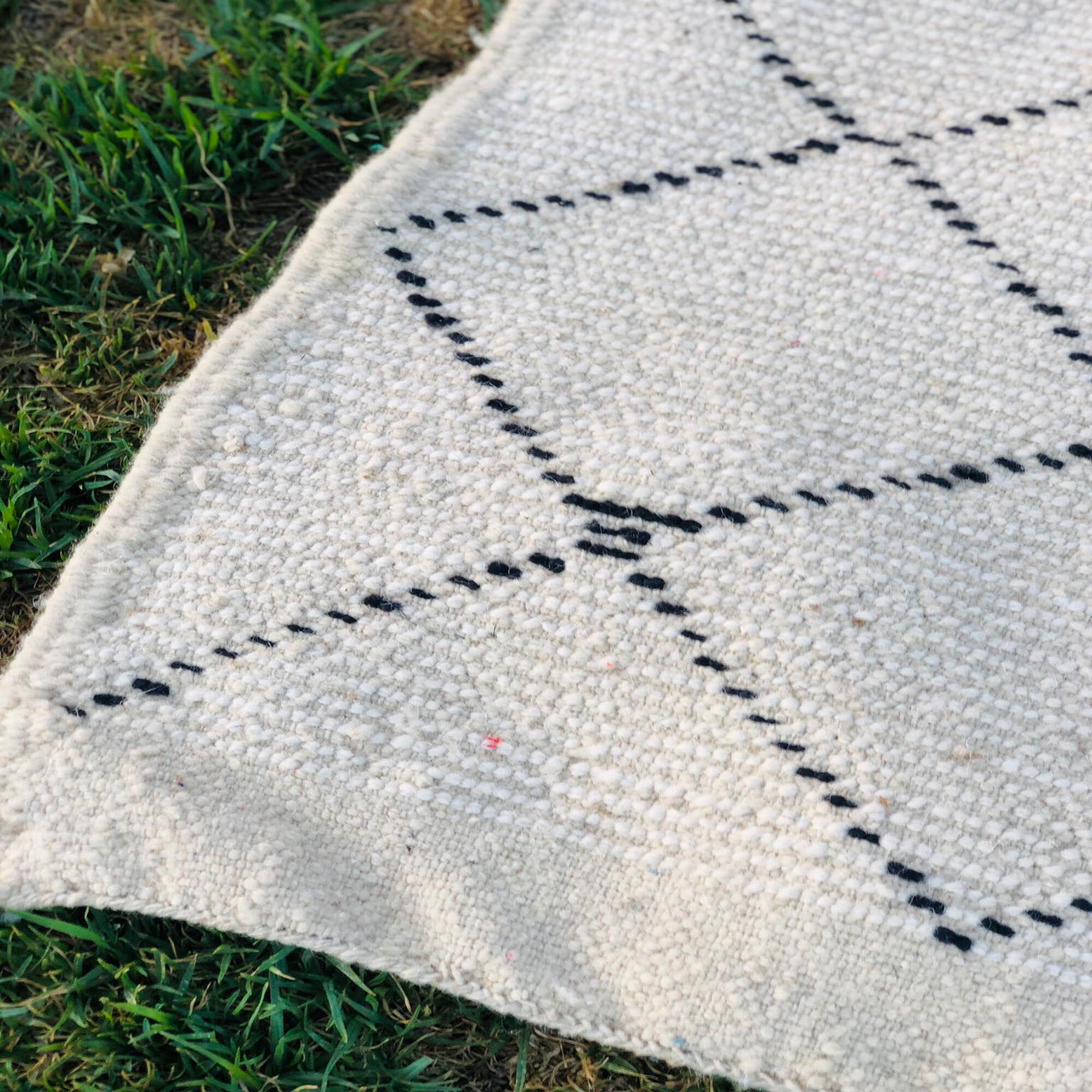 Moroccan Rug Small Beni Ourain Style -113x62 CM Small Handwoven Rug ...