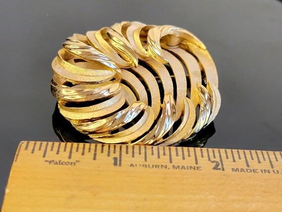 Large gold Trifari leaf brooch ,Trifari jewelry broo… - Gem