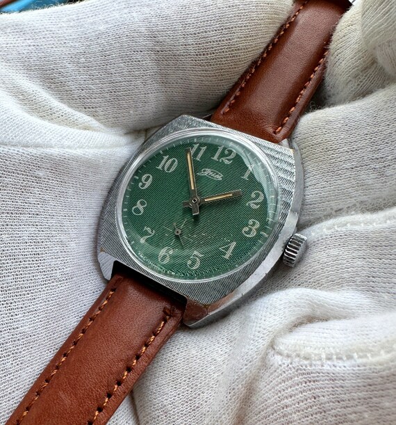 Vintage USSR watch "ZIM" "ЗИМ" made in 1970s - Gem
