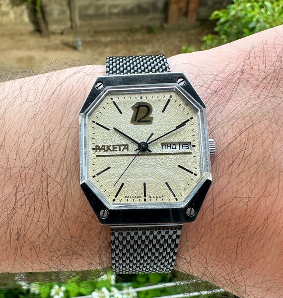 Rare vintage watch "RAKETA" "Rocket" model "Star Wars" - Gem