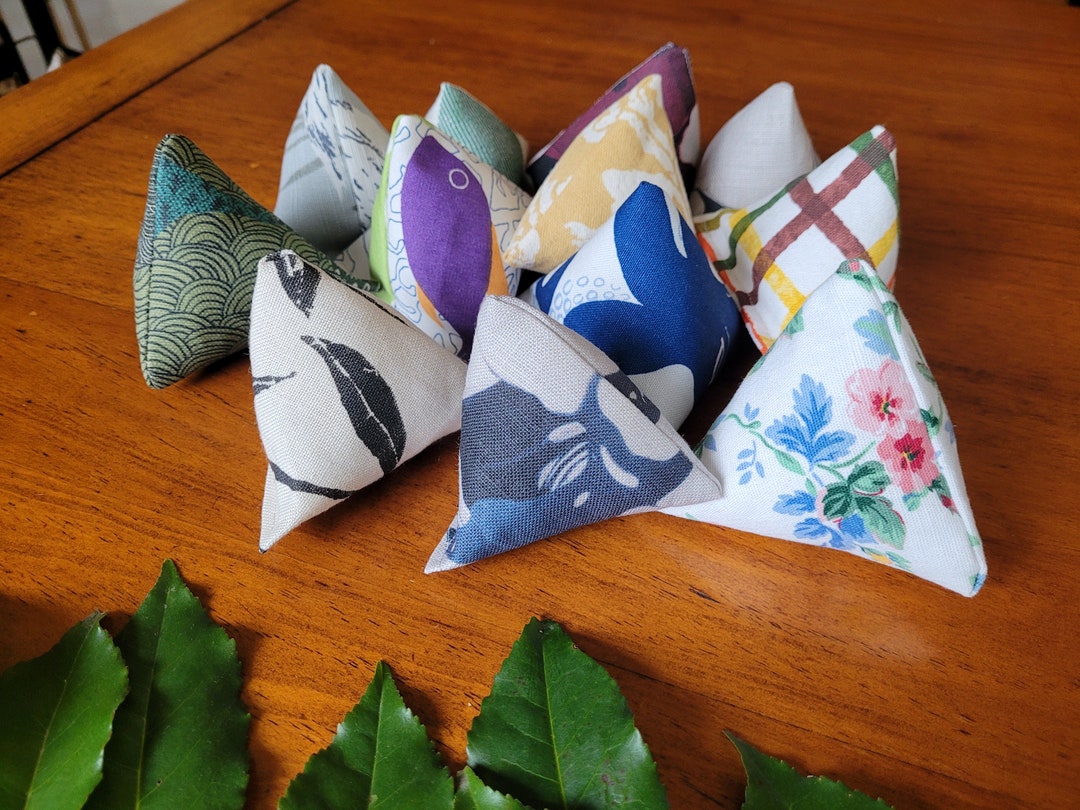 4 Pyramid Cat Batting Toys With Catnip and Silver Vine - Etsy