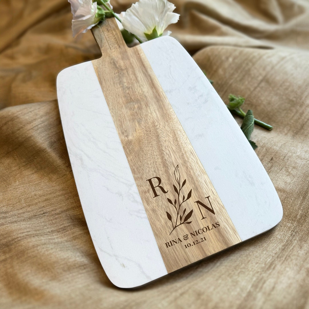 Personalized Serving Board With Handle Monogrammed Personalized Cheese ...
