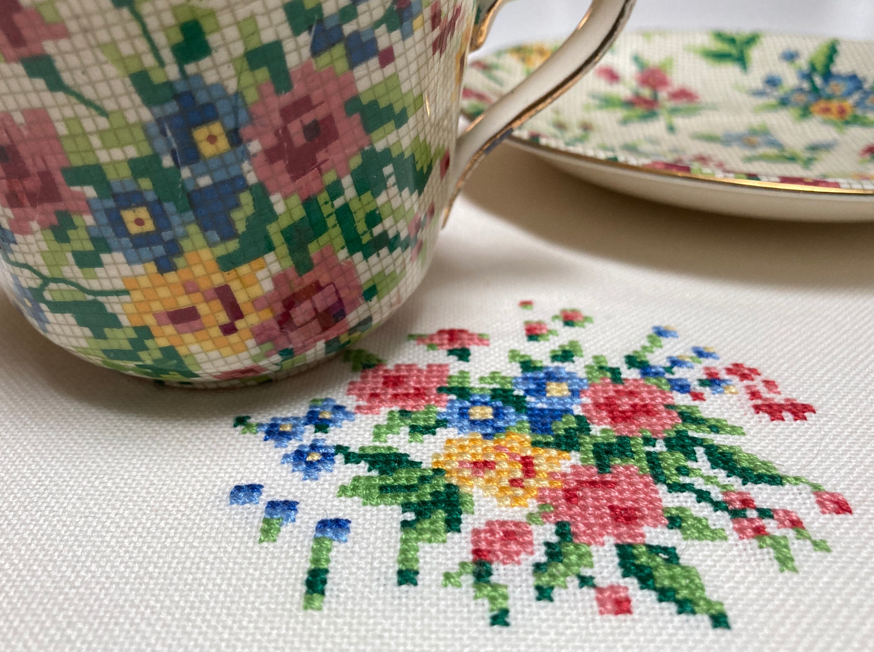Queen Anne is a Reproduction of a Bone China Pattern by Royal Winton ...