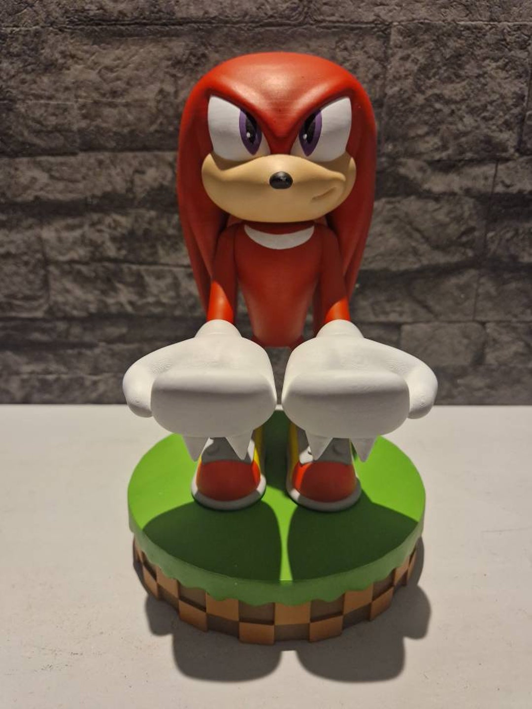 Knuckles ( Sonic the Hedgehog ) Games Controller / Mobile Phone Holder ...