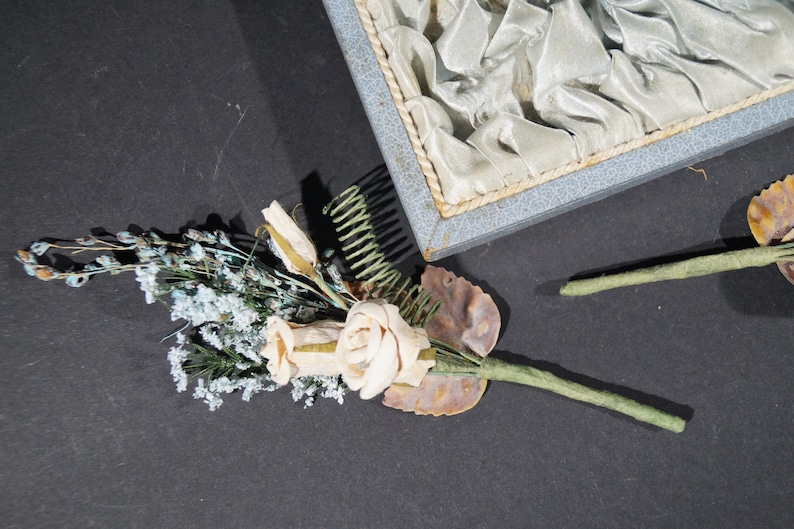 Romantic Box With Three Corsages - Etsy