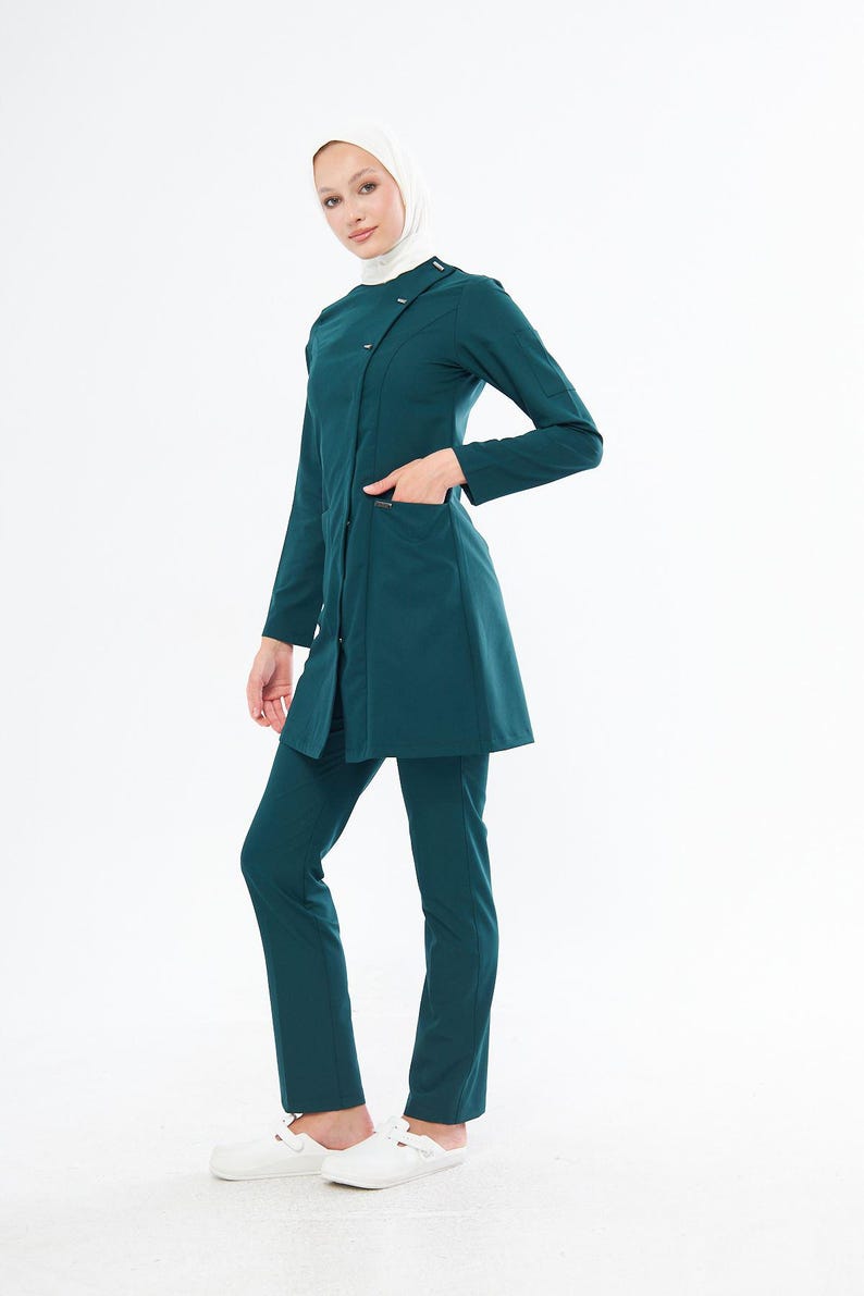 Modest Scrub Set in Emerald Green - Hijab-friendly Medical Uniform for ...
