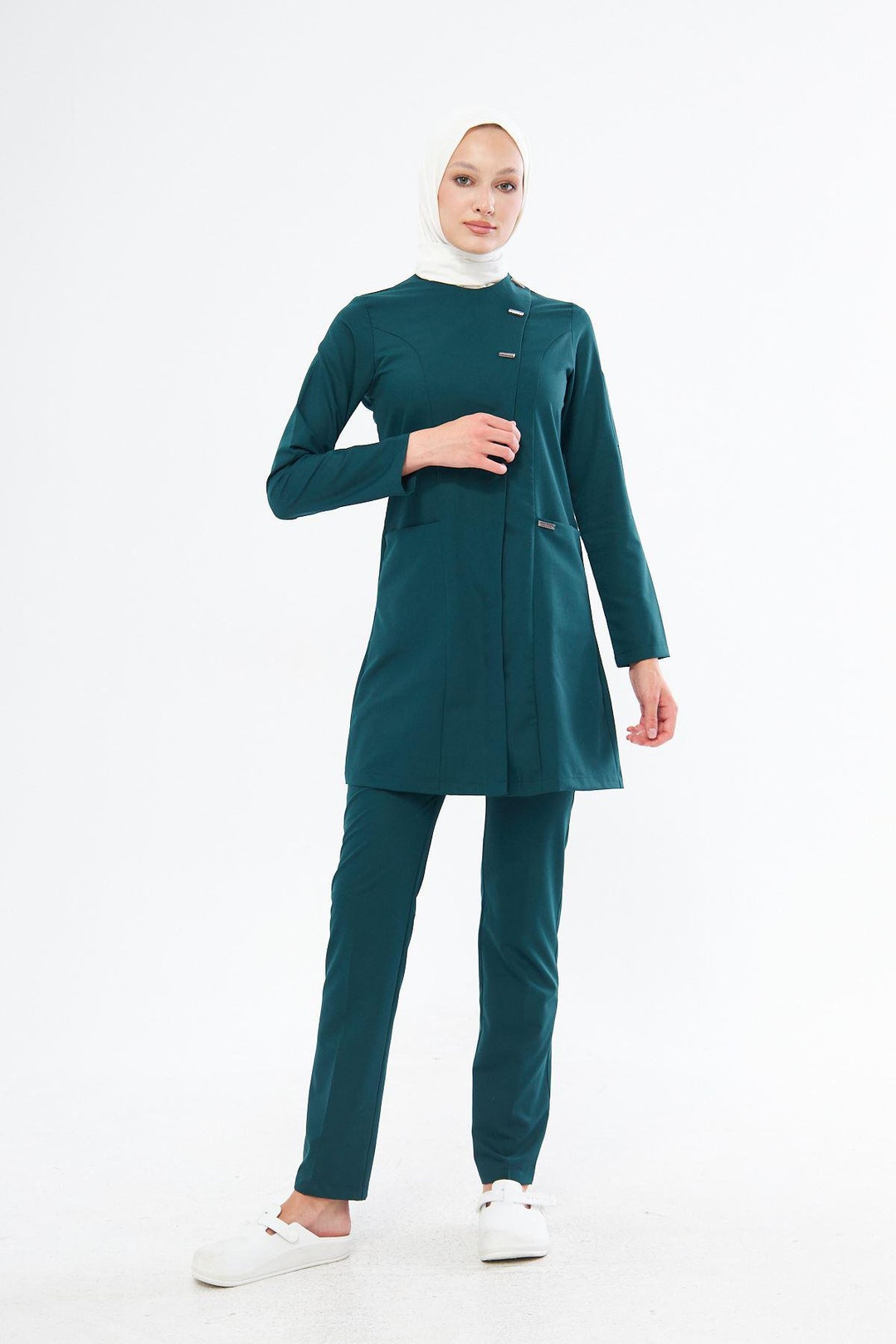 Modest Scrub Set in Emerald Green - Hijab-friendly Medical Uniform for ...
