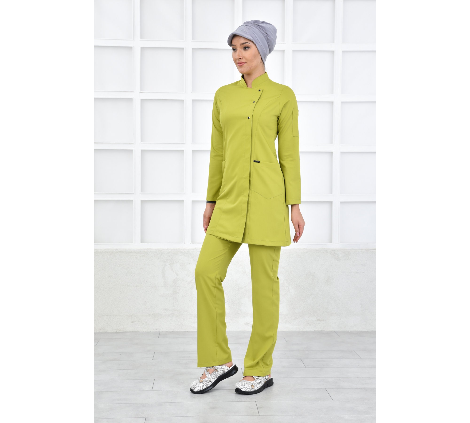Comfortable Scrub Uniform, Olive Green Nurse Doctor Pharmacist Scrub ...