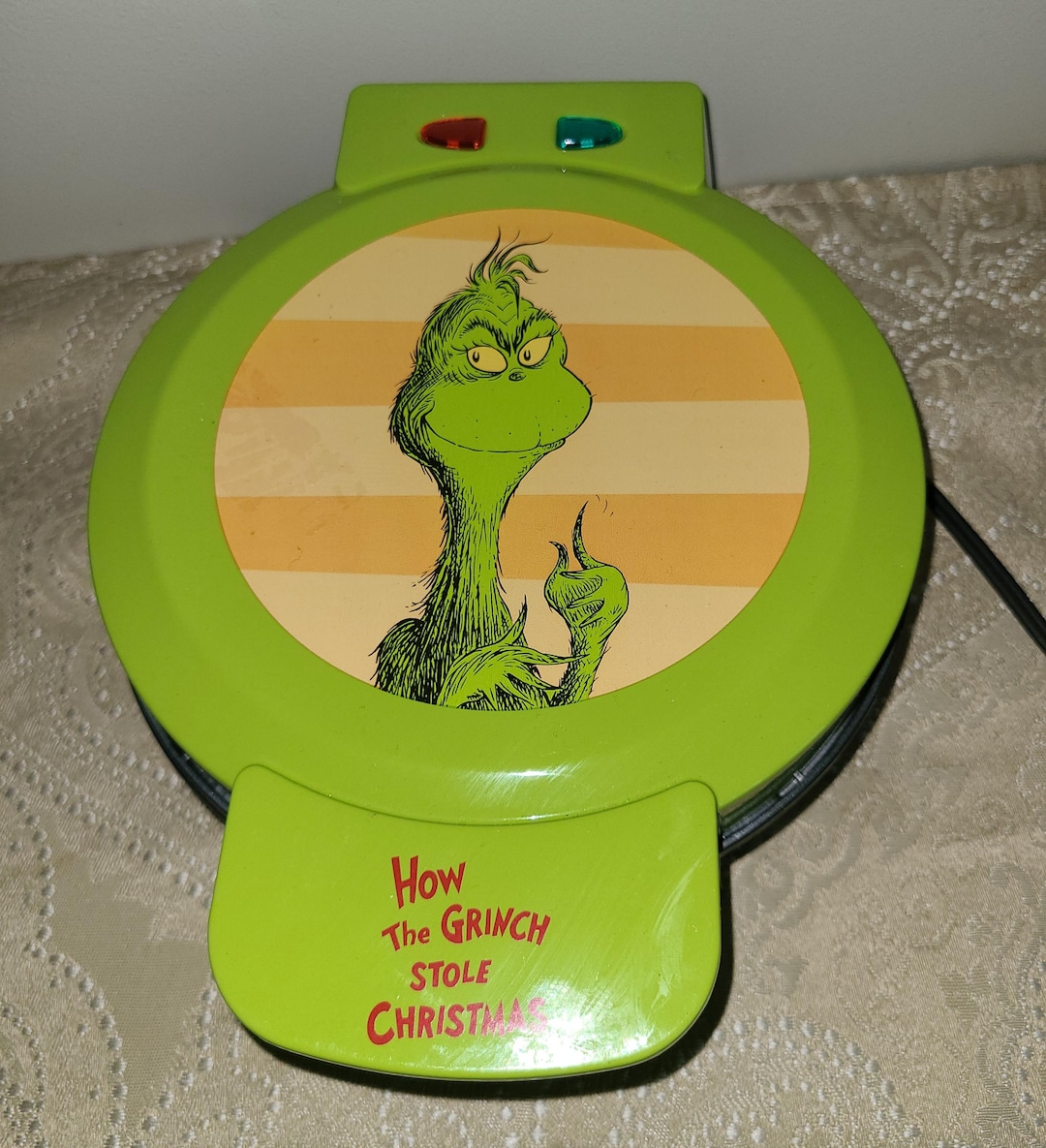 Dr. Seuss the Grinch Waffle Maker - Etsy