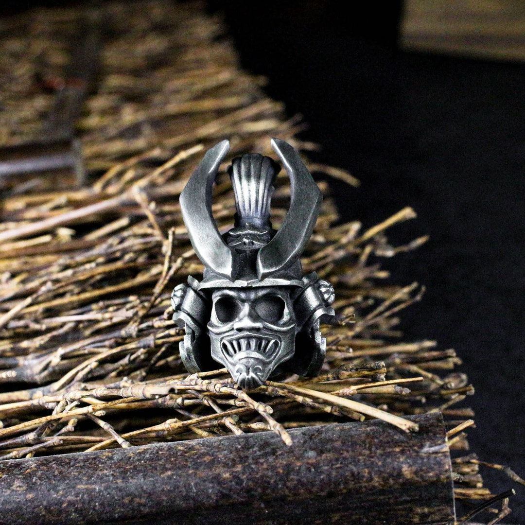 Samurai Helmet Pendant, Shogun Warrior Necklace Japanese Clan Armor ...