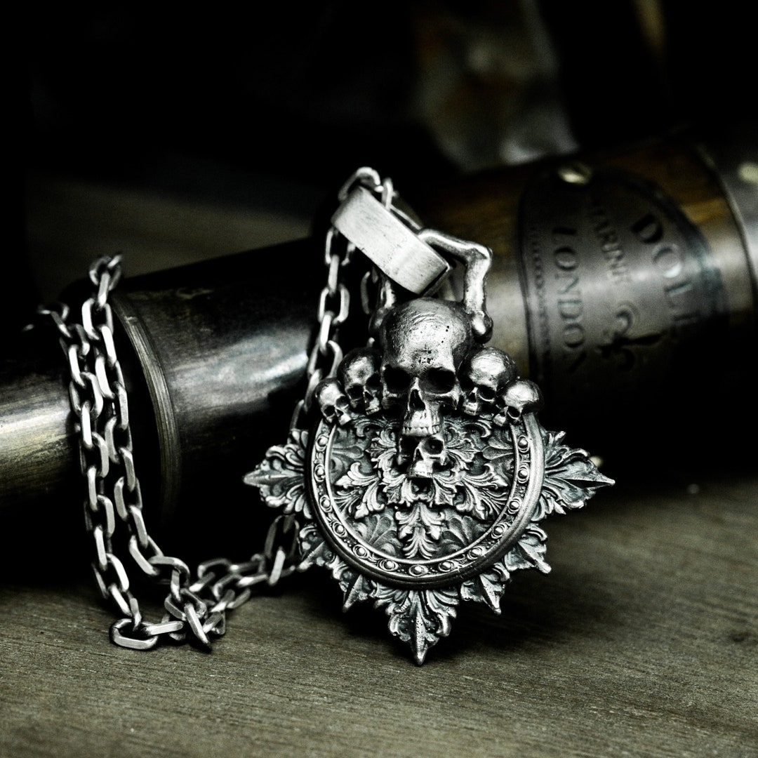 Gothic 925 Silver Skull Pendant Necklace: Maple Leaf Totem - Etsy