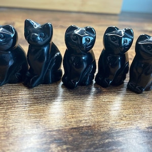 Black Obsidian Cat Crystal | Black Cat Figurine | Crystal Carvings | 1. ...