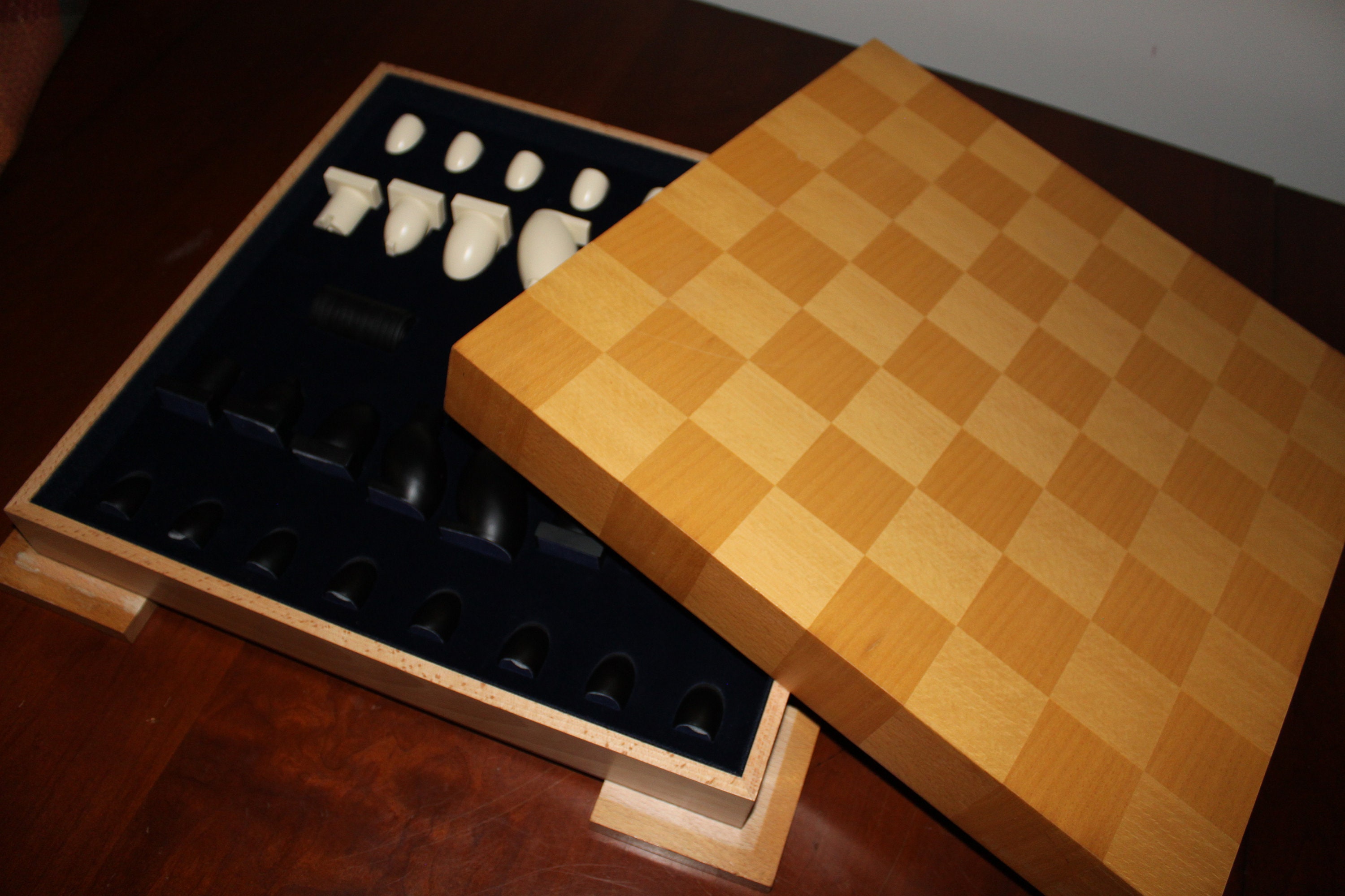Michael Graves Postmodern Autographed Chess Set - Etsy