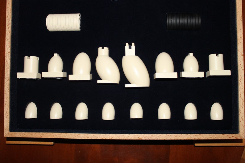 Michael Graves Postmodern Autographed Chess Set - Etsy
