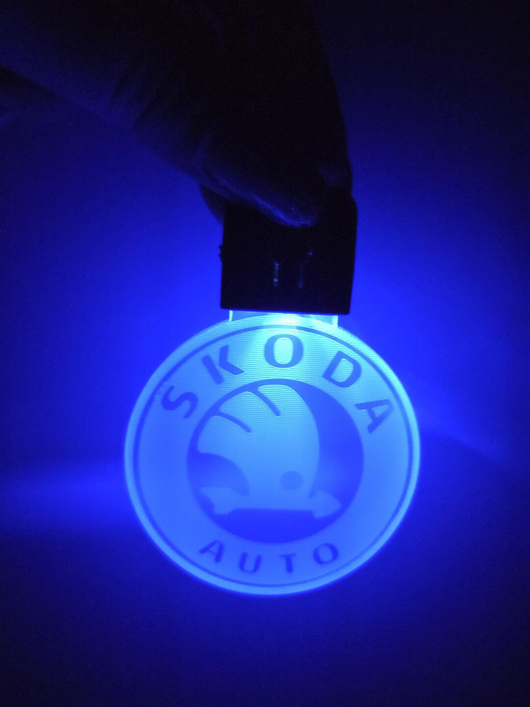 Light-up Škoda Keychain – RGB Color Changer | Flashing & Fixed Mode ...