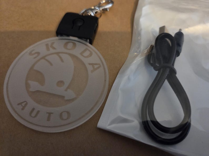Light-up Škoda Keychain – RGB Color Changer | Flashing & Fixed Mode ...