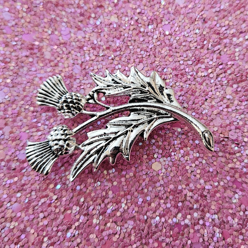 Thistle Brooch for Woman - Etsy UK