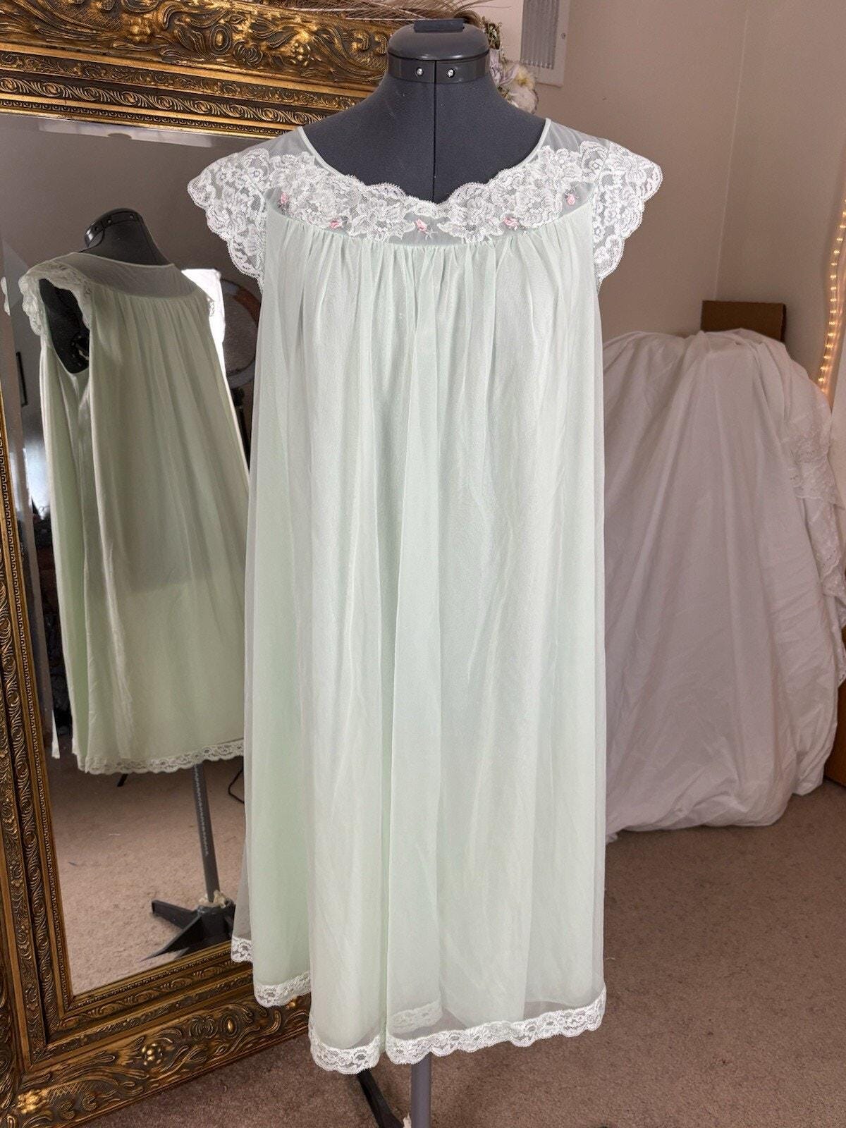 Vintage 1960s Shadowline Peignoir Set Robe Gown Sz Med Mint Green Lace ...