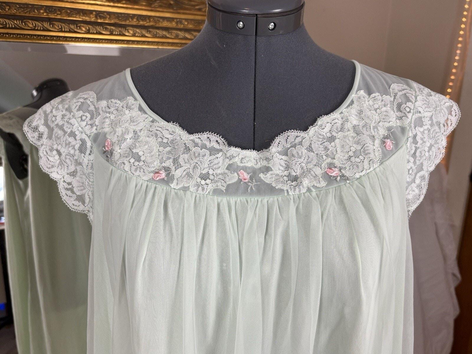 Vintage 1960s Shadowline Peignoir Set Robe Gown Sz Med Mint Green Lace ...