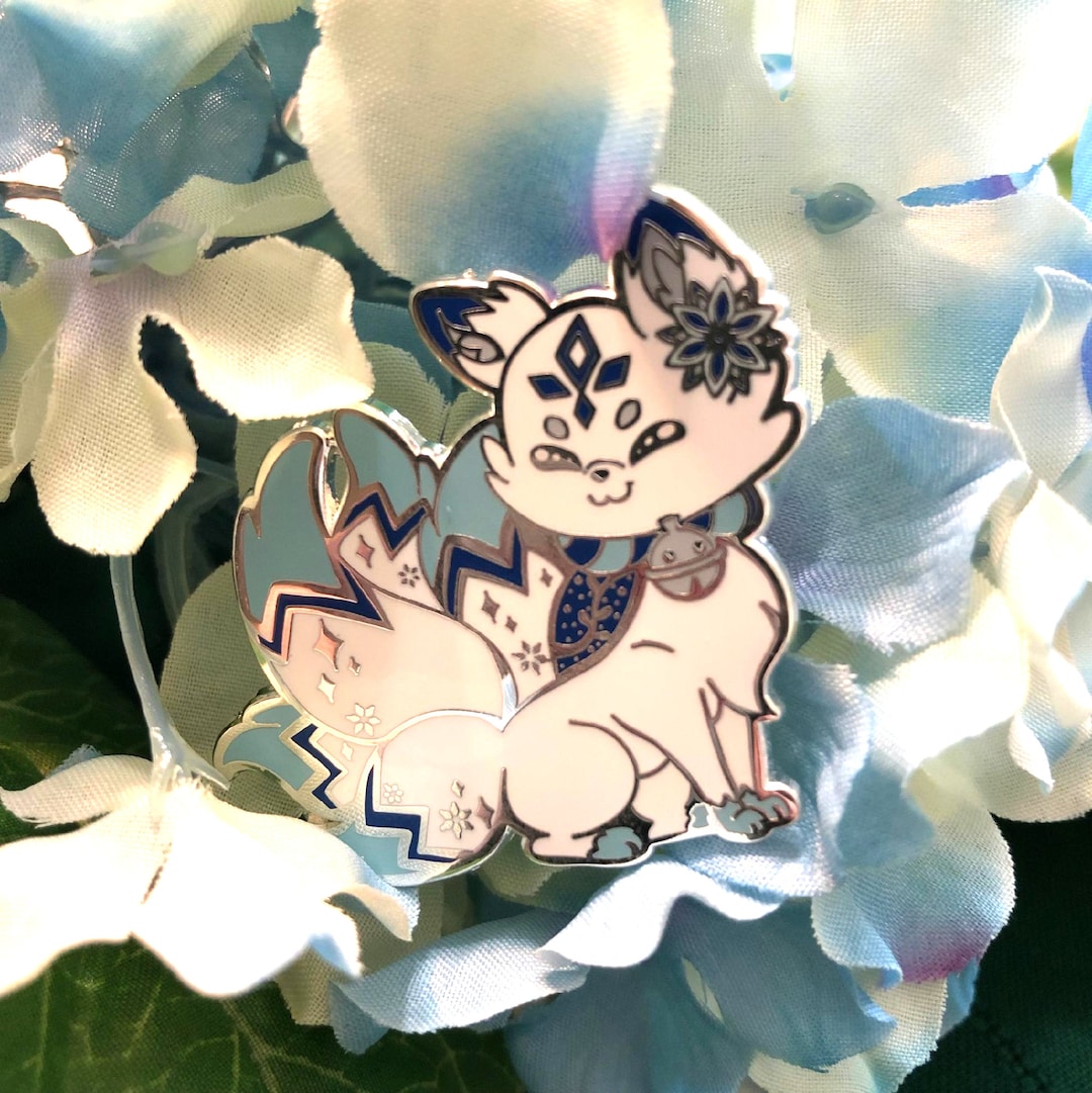 Winter Kitsune Pin - Etsy
